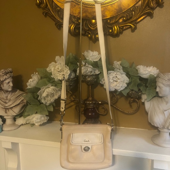 Coach | Bags | Cream Coach Crossbody One Small Gray At Top Of Strap ...